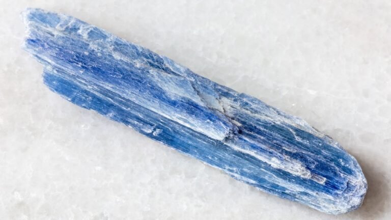 Kyanite - Few Minutes Knowledge
